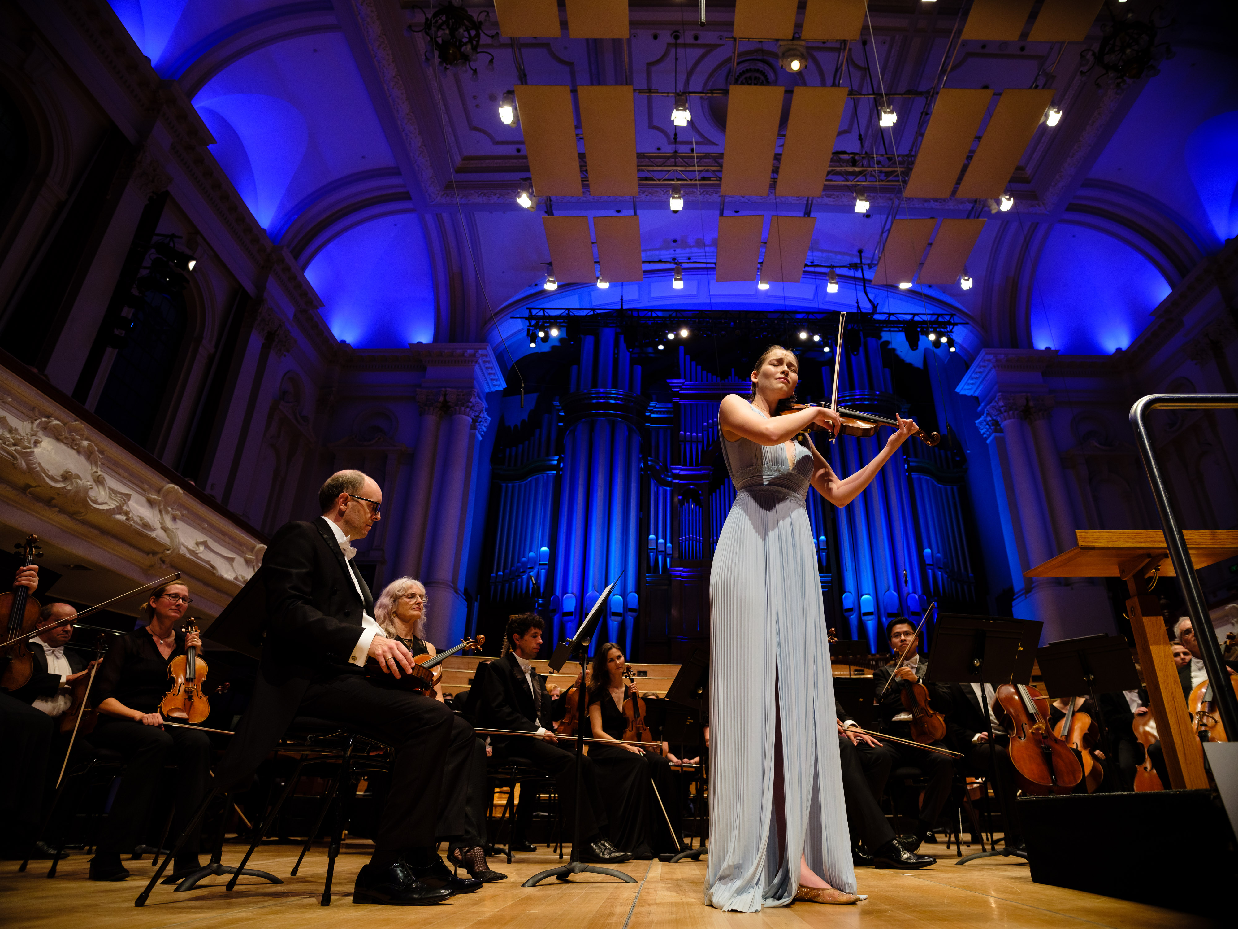 An inspired performance by Geneva Lewis with the APO – New Zealand Arts ...